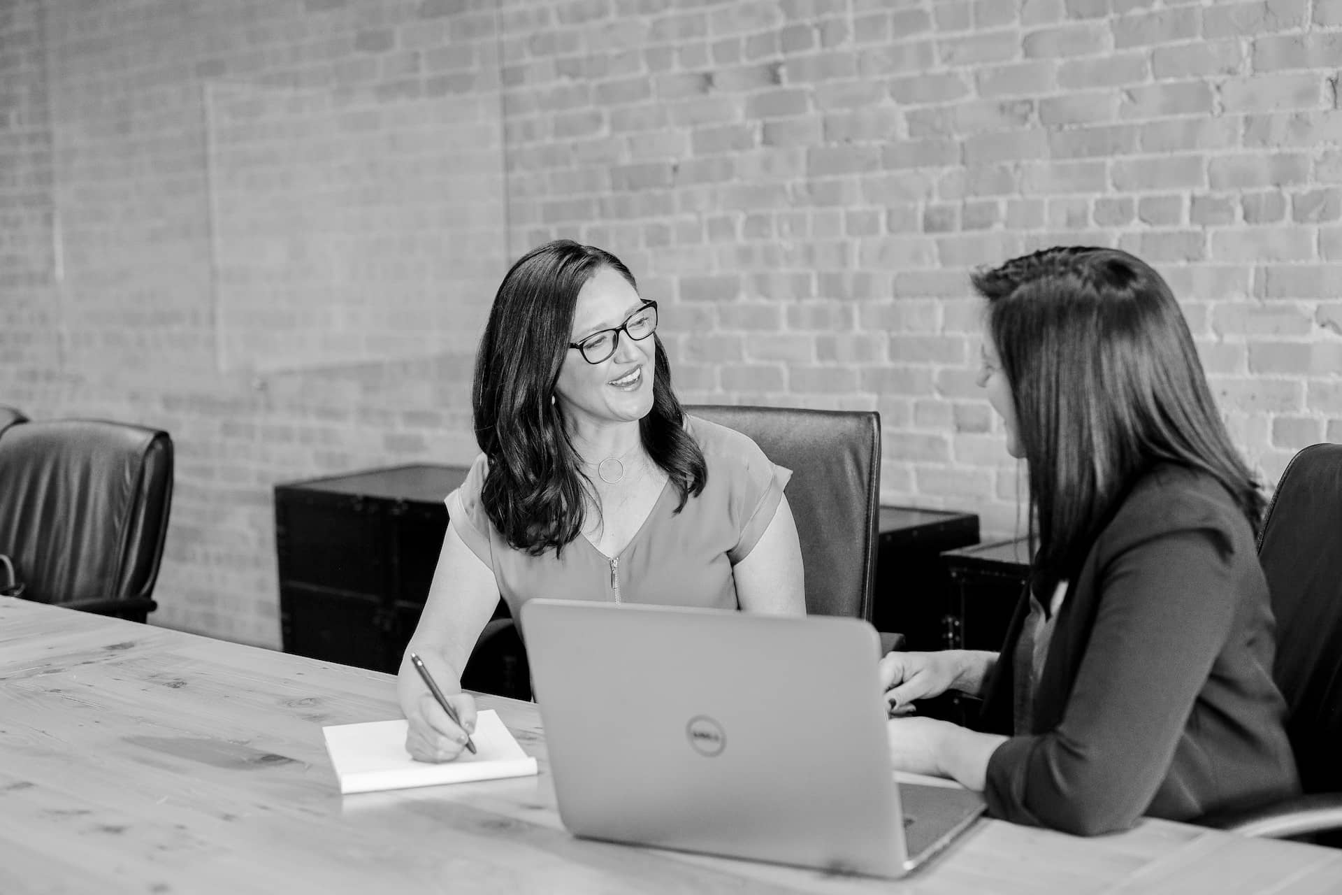 Investment Advisor vs Financial Planner (Differences) - 2025